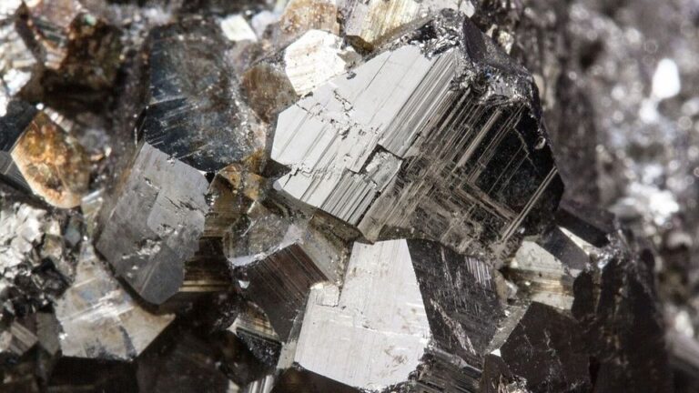 Hierro: propiedades, valencias, aplicaciones... - Tabla periodica